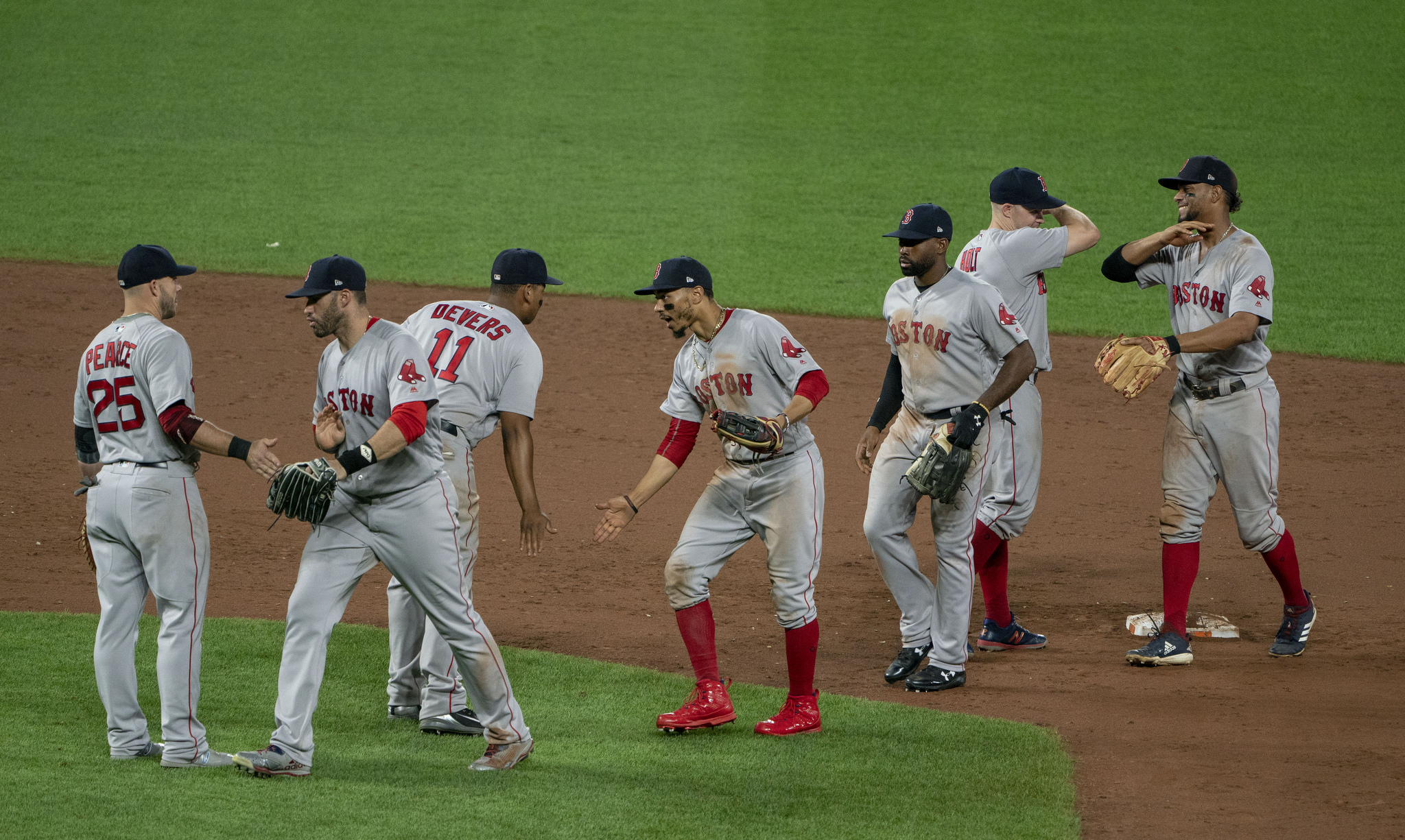 Red Sox triumph 4-1, Pearce named MVP Red Sox triumph 4-1, Pearce named MVP